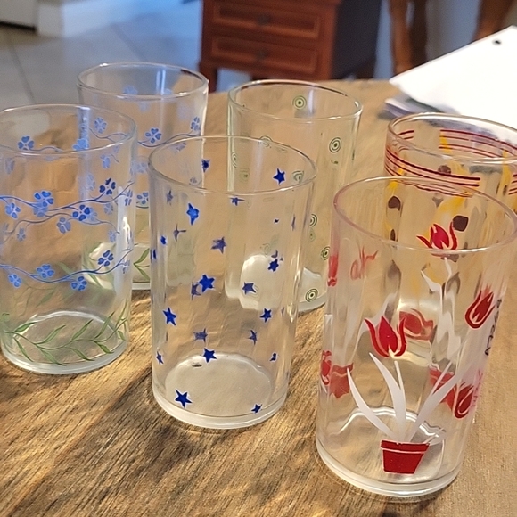 American Vintage | Dining | Vintage Swanky Swig Juice Glasses Assorted ...